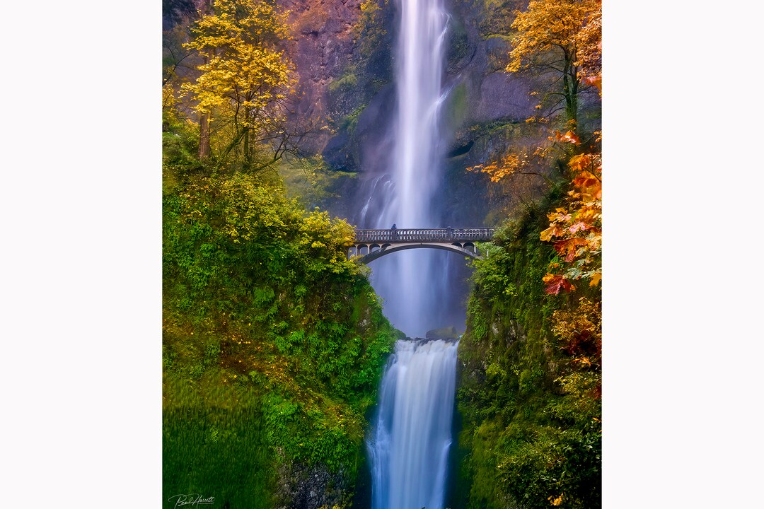 Multnomah Falls in Fall Colors – Oregon Nature Photography - Multnomah ...
