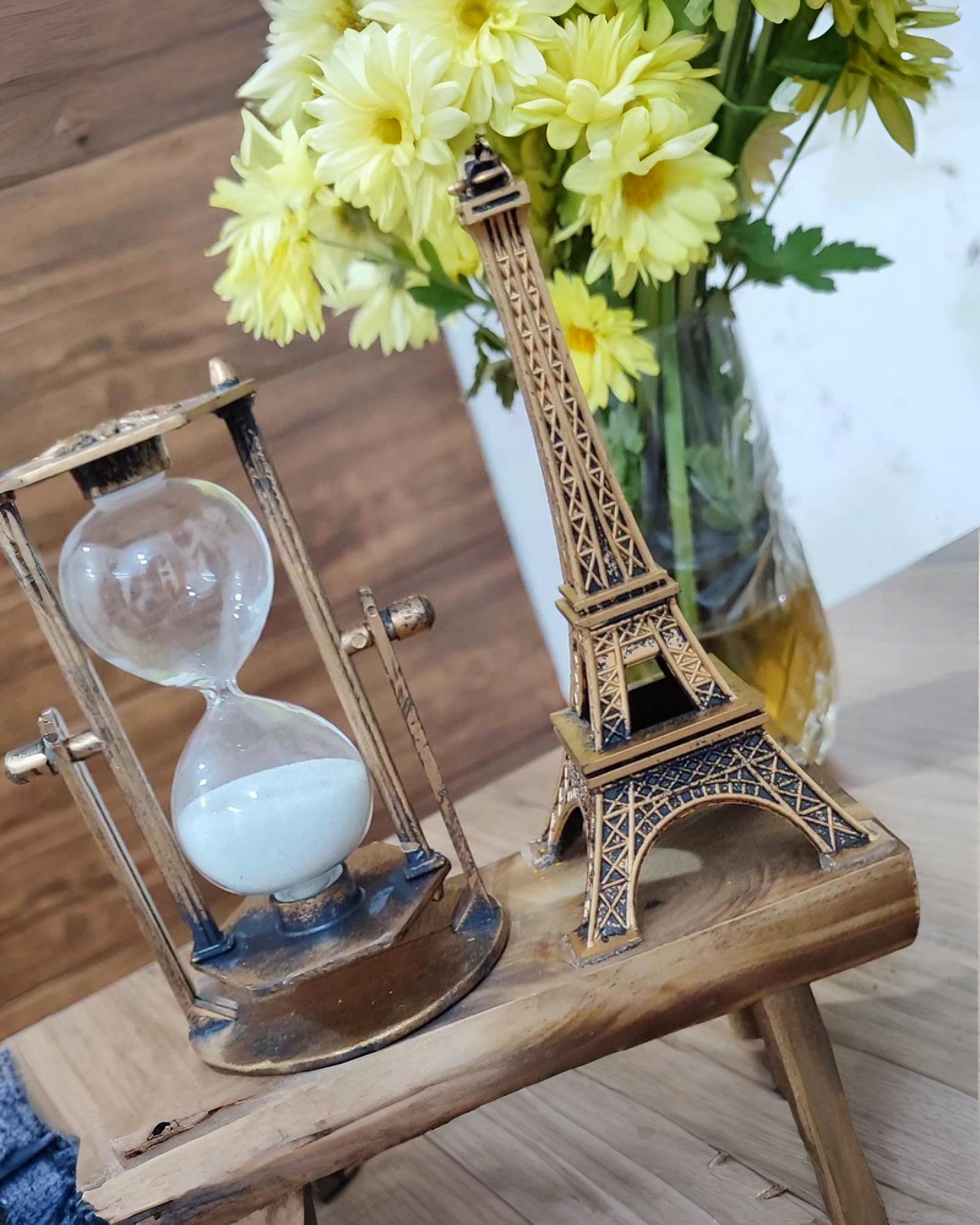 Retro Eiffel Tower Hourglass – Kawaii Room & Desk Decor | Elegant ...
