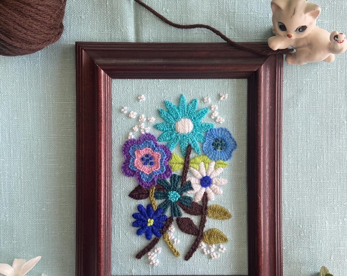 Vintage Crewel Embroidery Pattern Woodland Animals Berries Flower ...