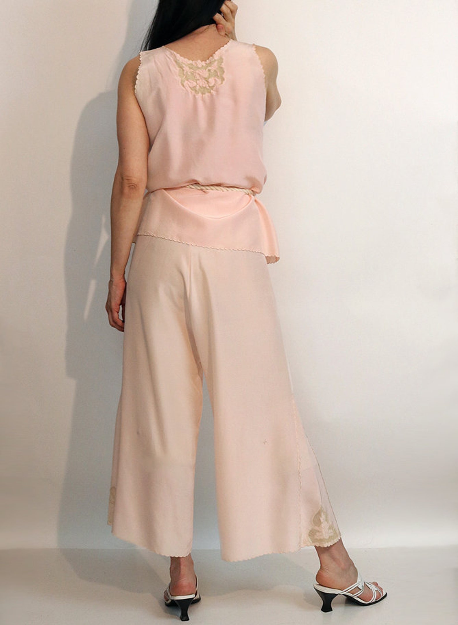 40s Peach Silk Lounge Set / Vintage 1940s Peach Silk & Lace | Etsy