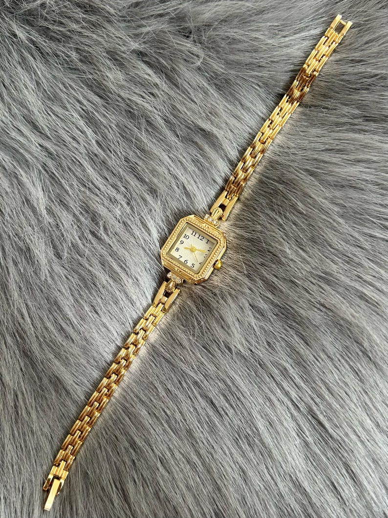 Square Gold Colour Woman Wrist Watch, Adjustable Metal Band Women Watch ...