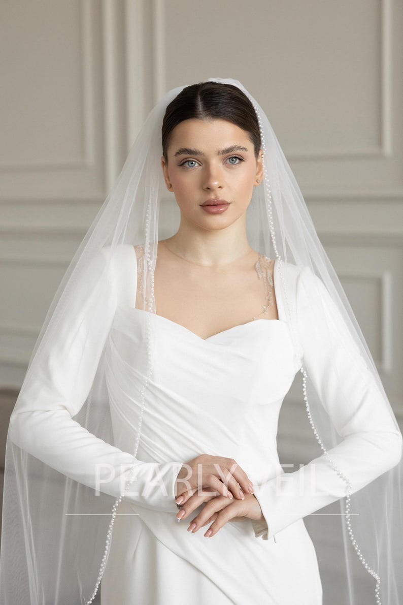 Scalloped Edge Pearl Wedding Veil, Elegant Ivory Fingertip Bridal Veil ...