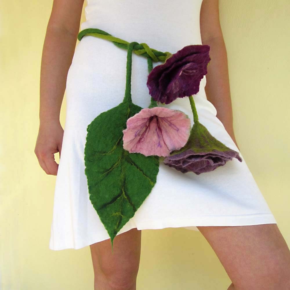 Felted Flower Necklace divine Ecstasy - Etsy