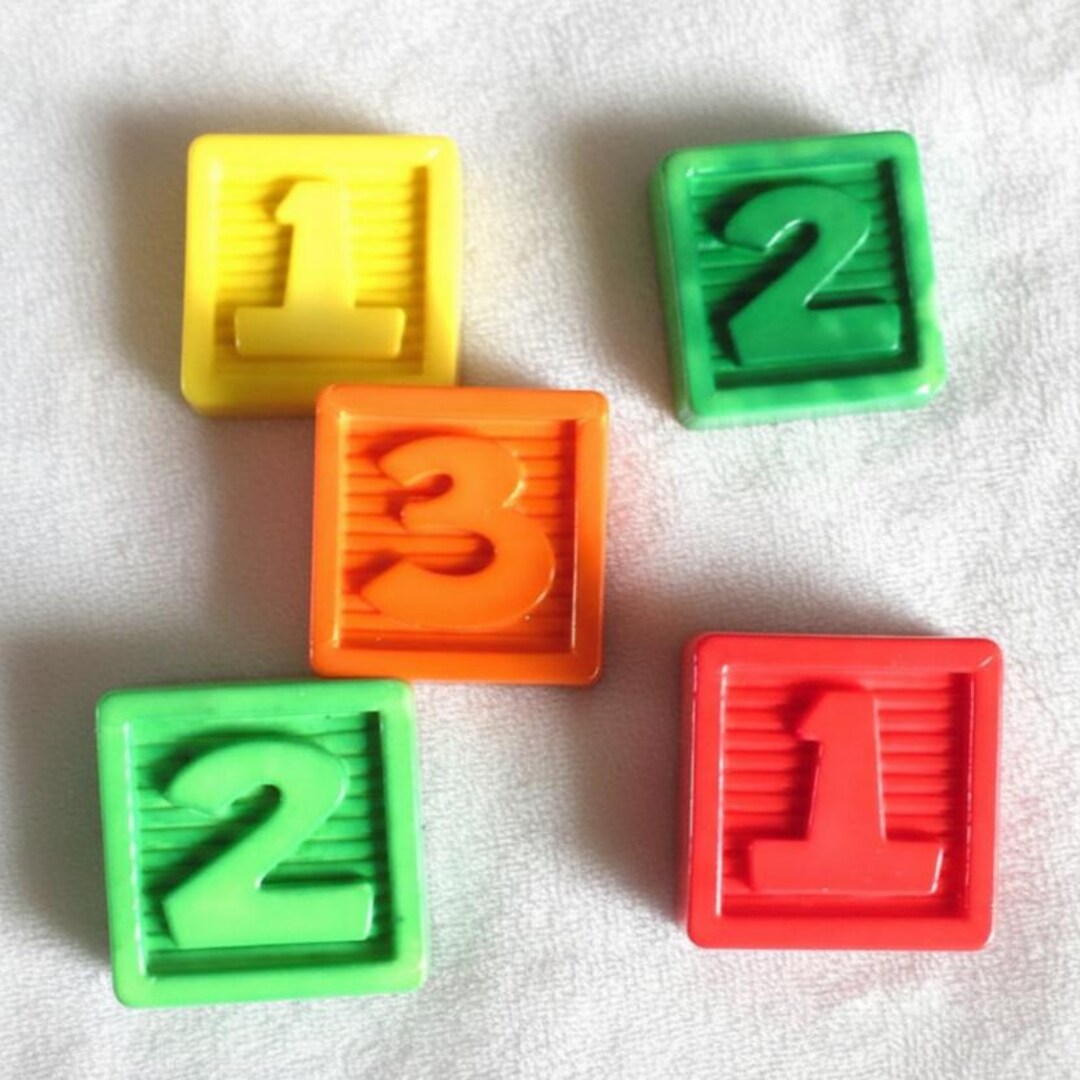 Colorful 1960-70s Number Blocks Kiddie Novelty Buttons, 5/58" 24L, Get ...
