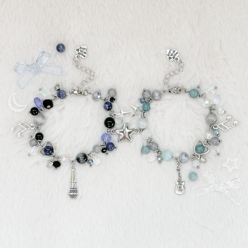 Alien Beaded Keychain - Etsy UK