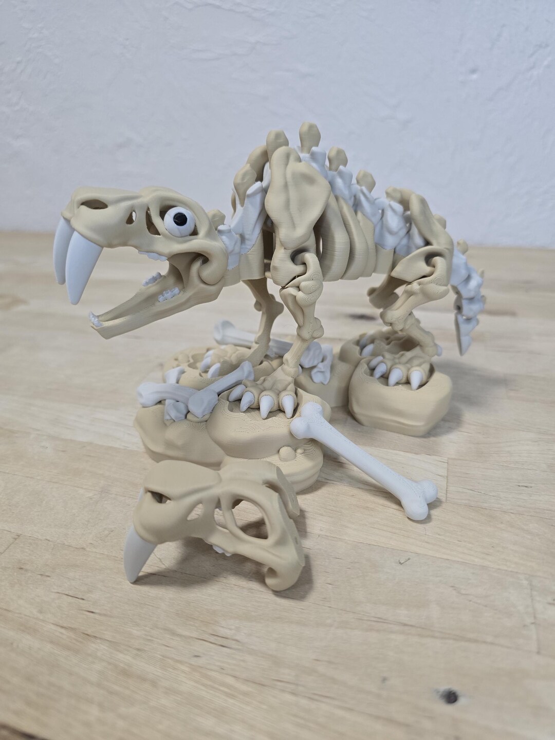 3D Printed Saber Tooth Tiger Skeleton Model: Smilodon With Display ...
