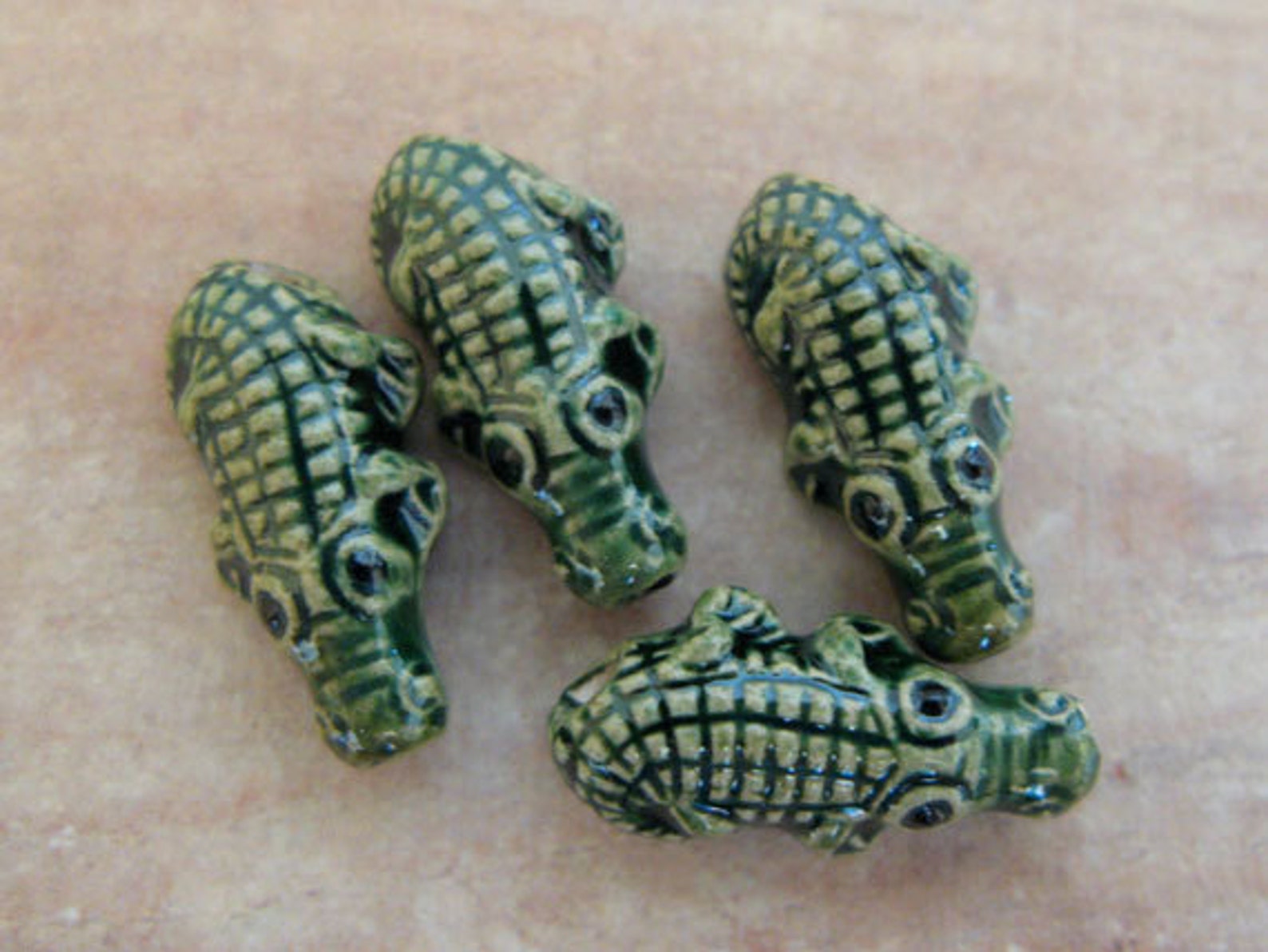 20 Tiny Glazed Alligator Beads Gator Beads Peruvian Beads - Etsy