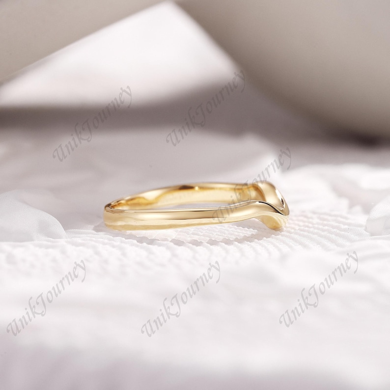 Organic Emerald Curved Wedding Band Solid Gold Stacking Matching ...