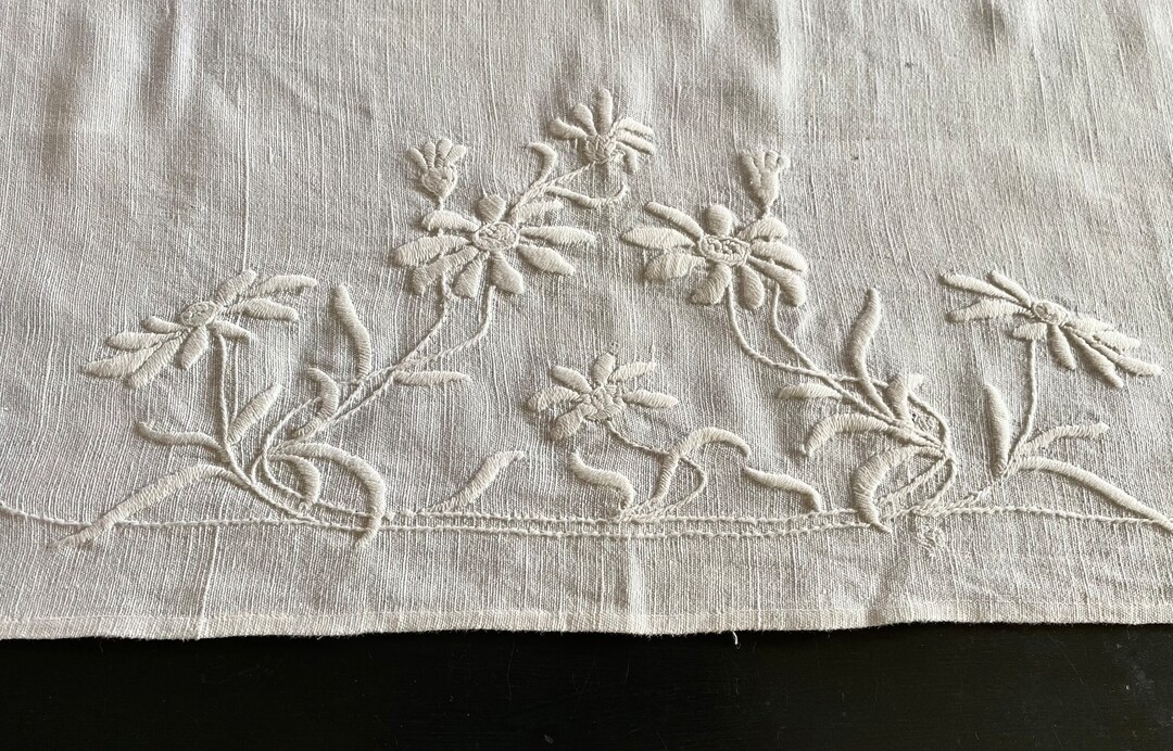 Vintage Shelf or Mantle Trim, Farmhouse Cottage Rustic Hand Embroidered ...
