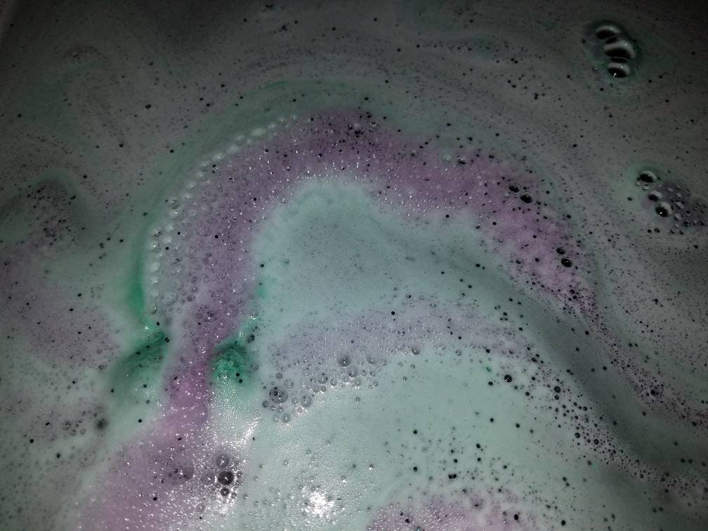 Foaming and Fizzing Pumpkin Surprise Bath Bomb With Spider - Etsy Ireland