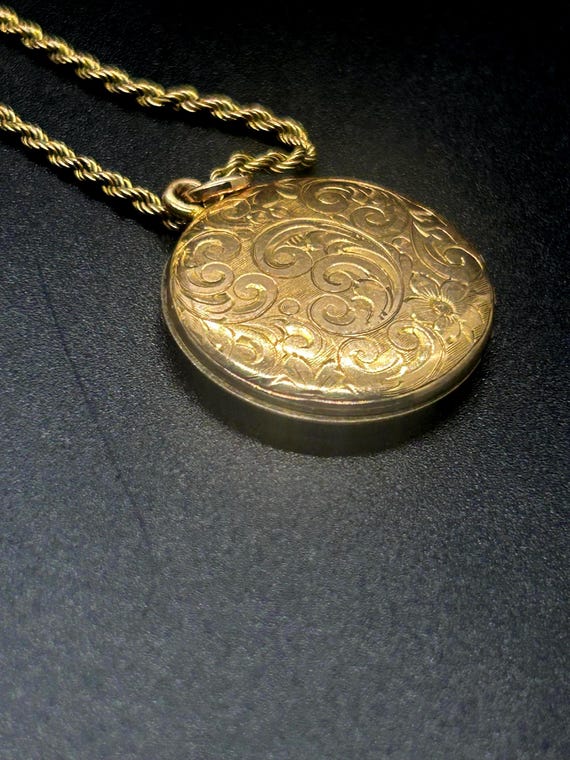 Vintage Engraved Locket with Old Photos-Locket In Two… - Gem