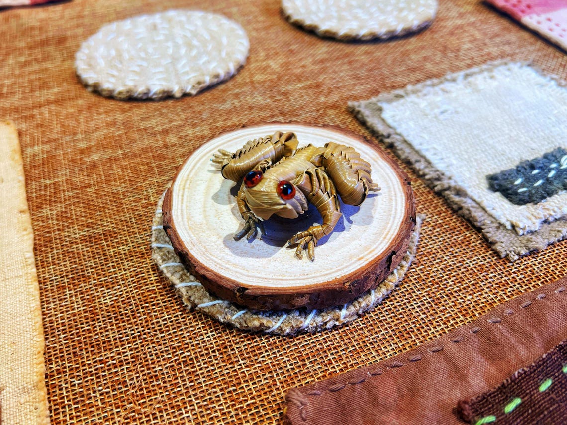 Handcraft Weaving Palm Leaf Frog,home Decor,on Desk , Office Decor ...