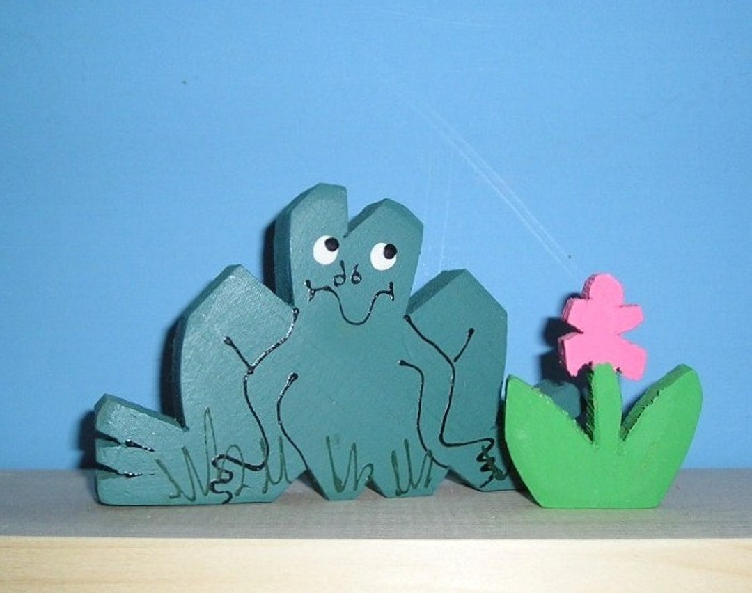 Wood Triangle 6 - Frog With Flower - Etsy