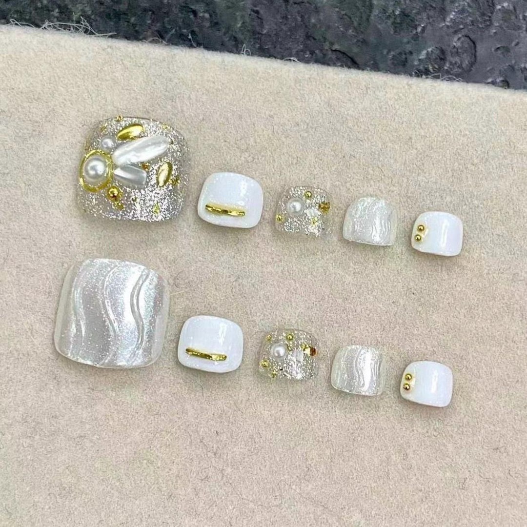 Elegant White and Gold Glitter Press-on Toenails With Pearl Charm ...