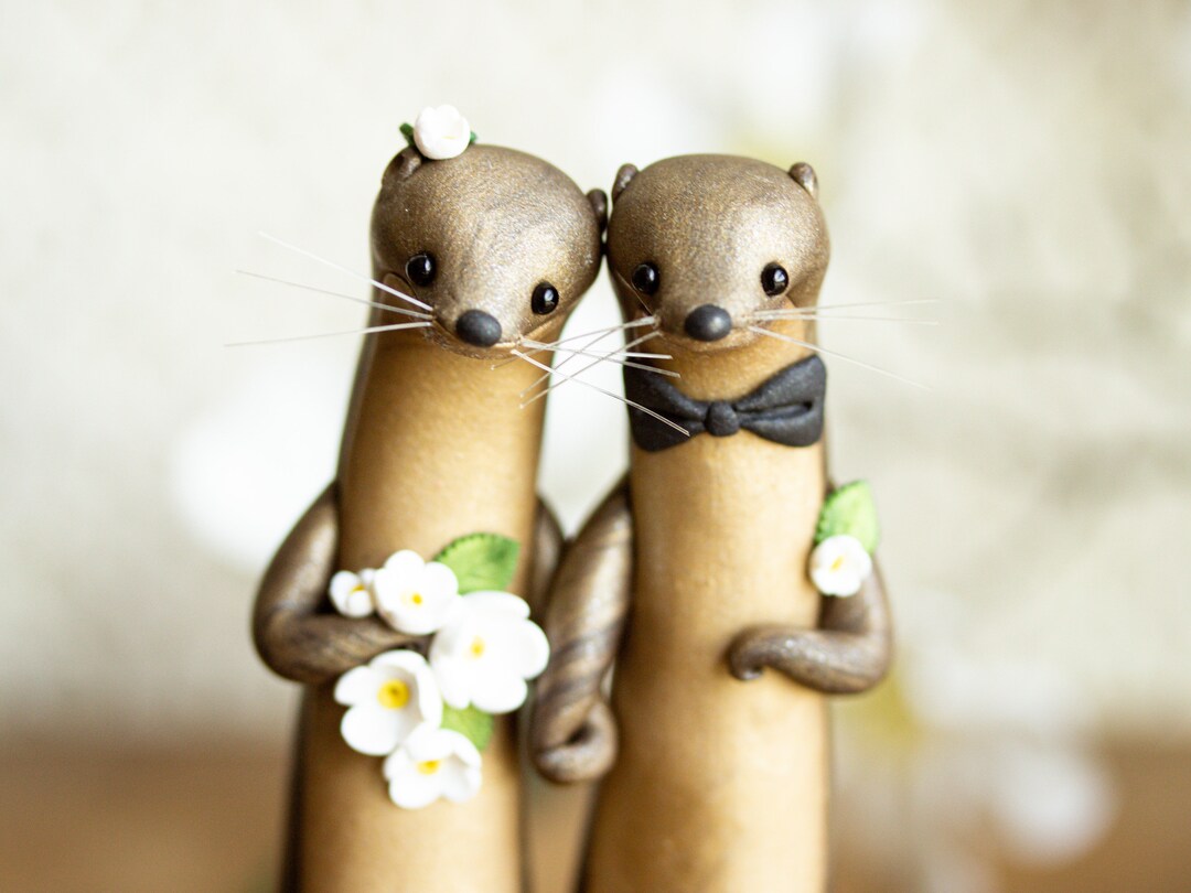River Otter Wedding Cake Topper Bride and Groom Otters - Etsy