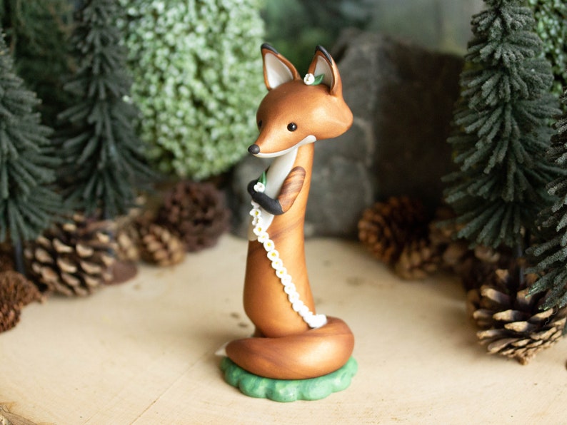Red Fox Makes a Daisy Chain Red Fox Figurine | Etsy