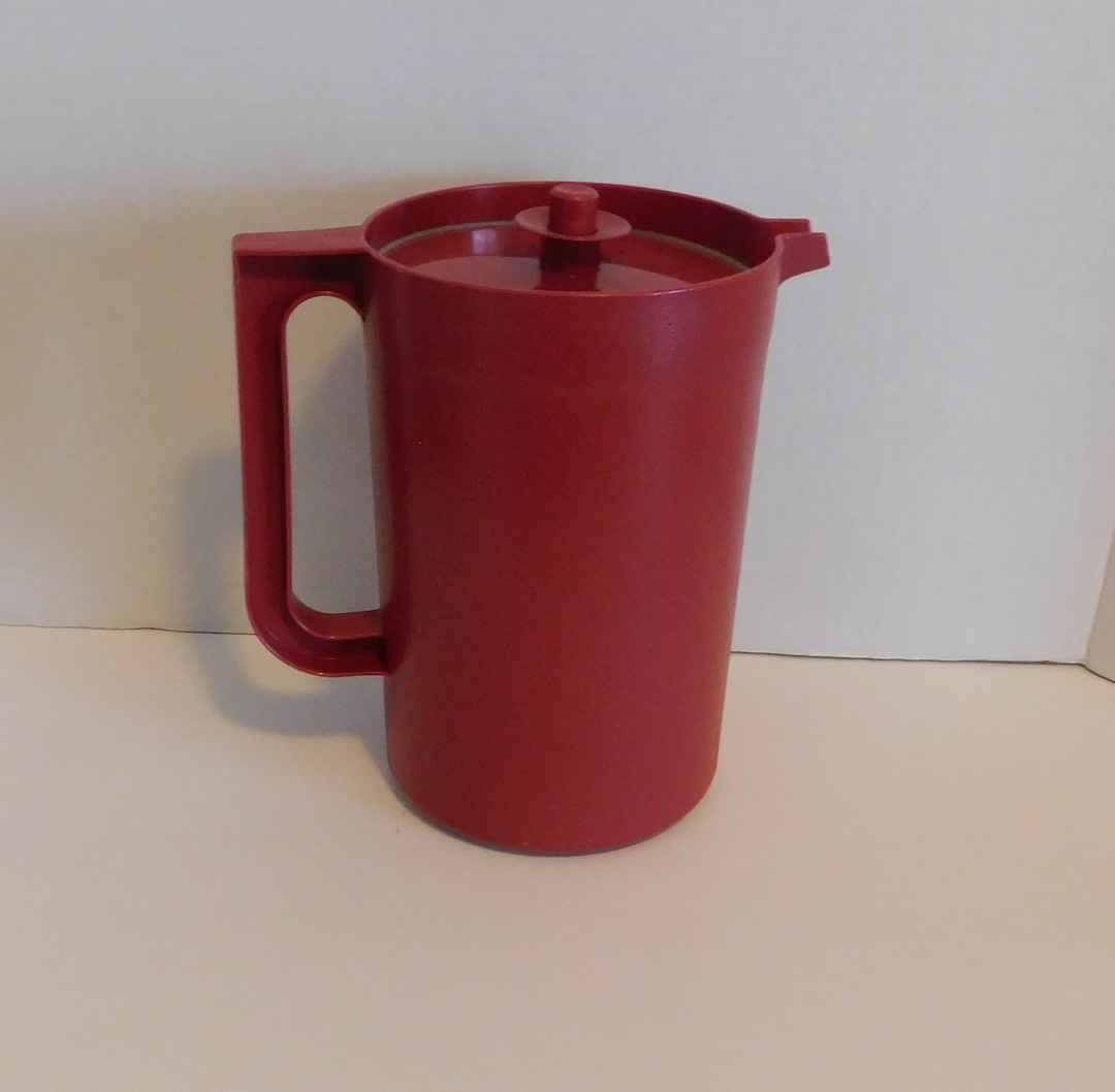 Pitcher, Tupperware, 2 Quart, Harvest Red/maroon Color - Etsy