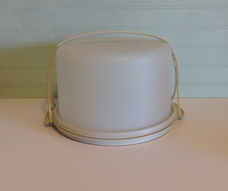 Cake Taker, Tupperware, Almond Color Base - Etsy