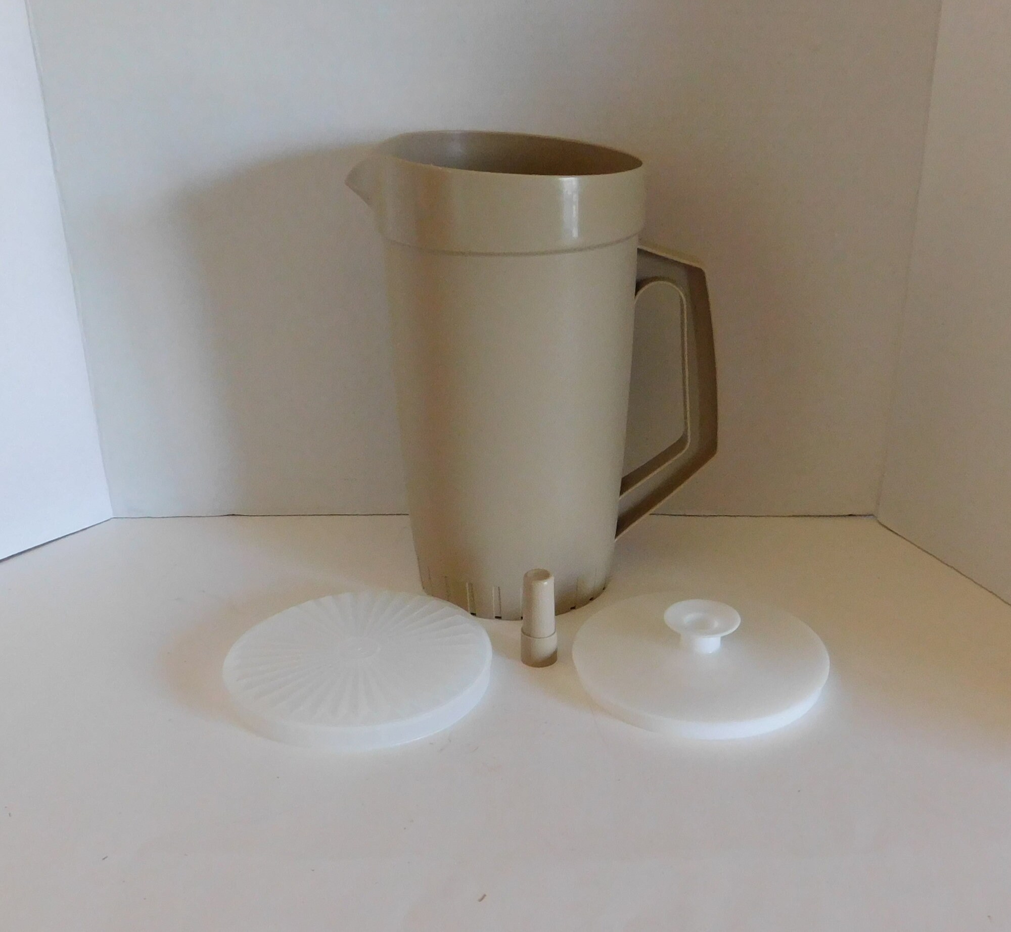 Pitcher, Tupperware, 2 Quart, Beige - Etsy
