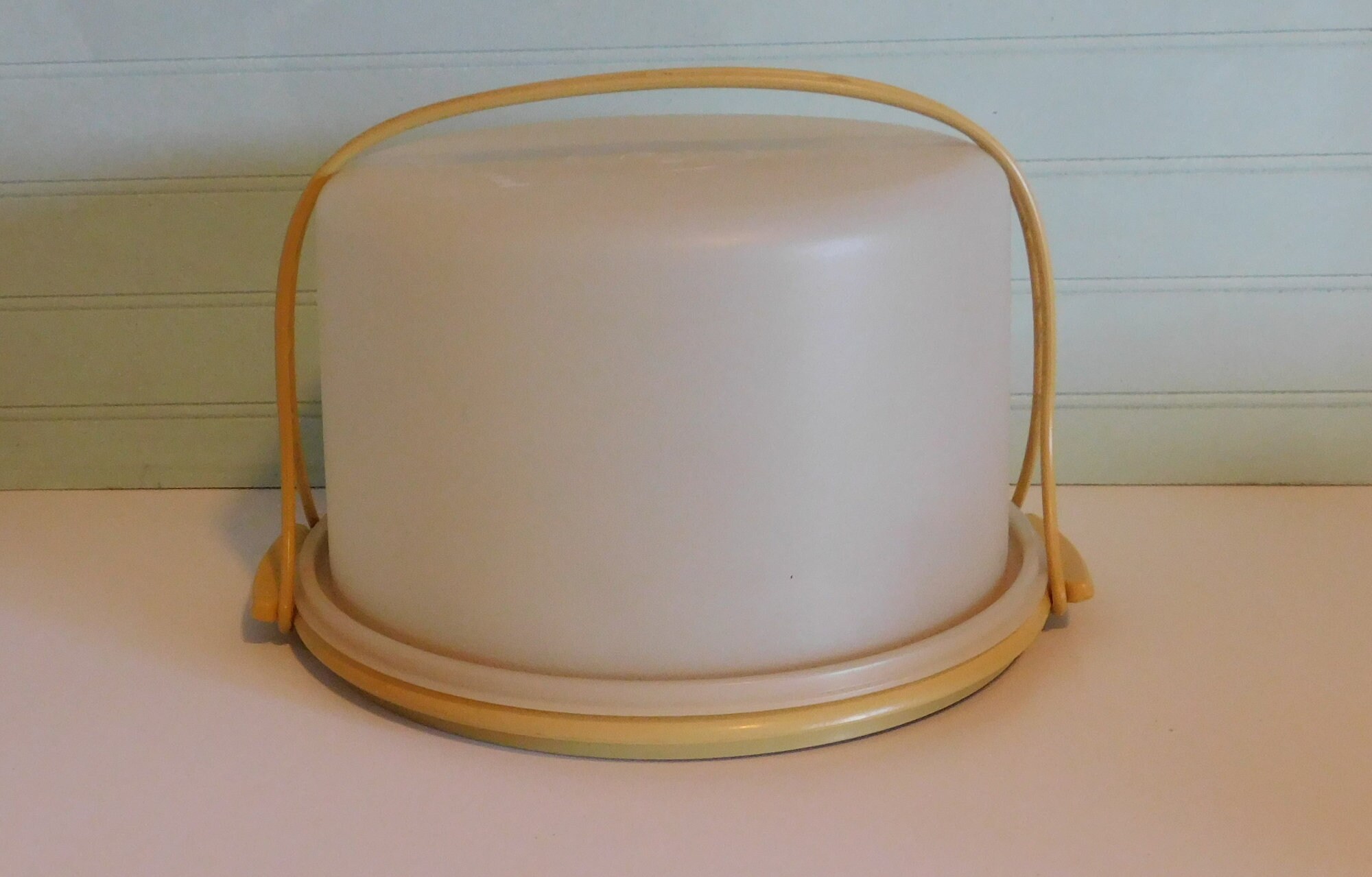 Cake Taker Tupperware,, Gold Base and Handle - Etsy