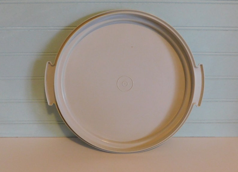 Cake Taker, Tupperware, Almond Color Base - Etsy