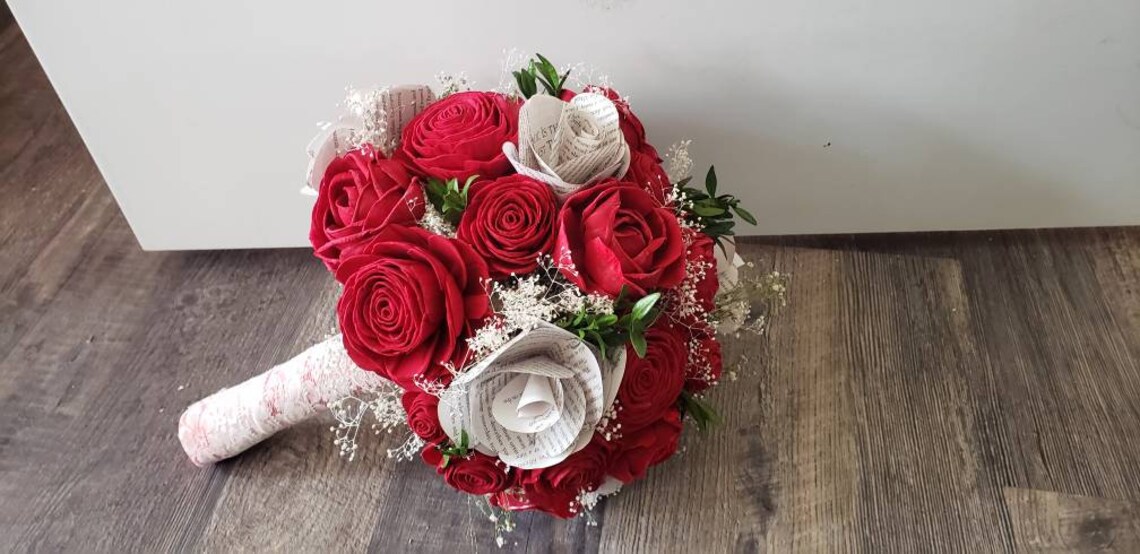 Red Rose Bouquet, Book Rose Bouquet, Wooden Flower Bouquet - Etsy