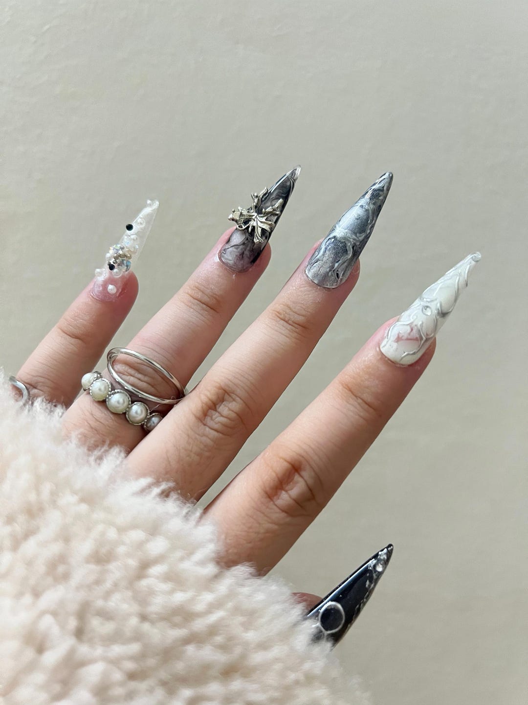 Taurus Zodiac Press on Nails: Hand-painted Y2K Gel Nails - Etsy