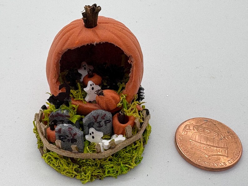 Dollhouse Mini Cemetery Scene in Pumpkin 1/12 Halloween Decoration - Etsy