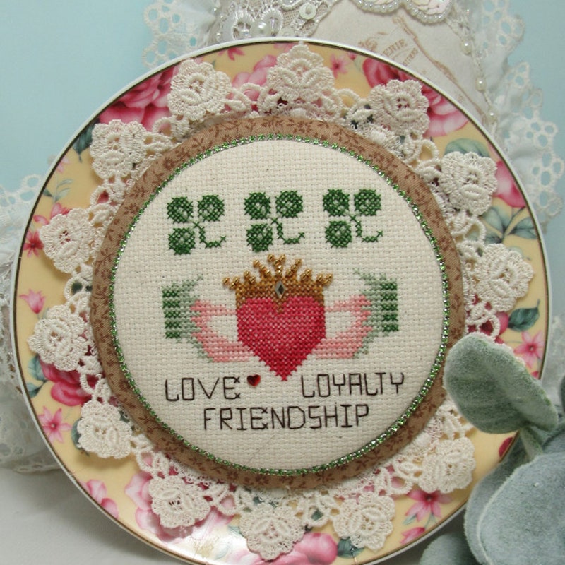 Claddagh Pattern - Etsy