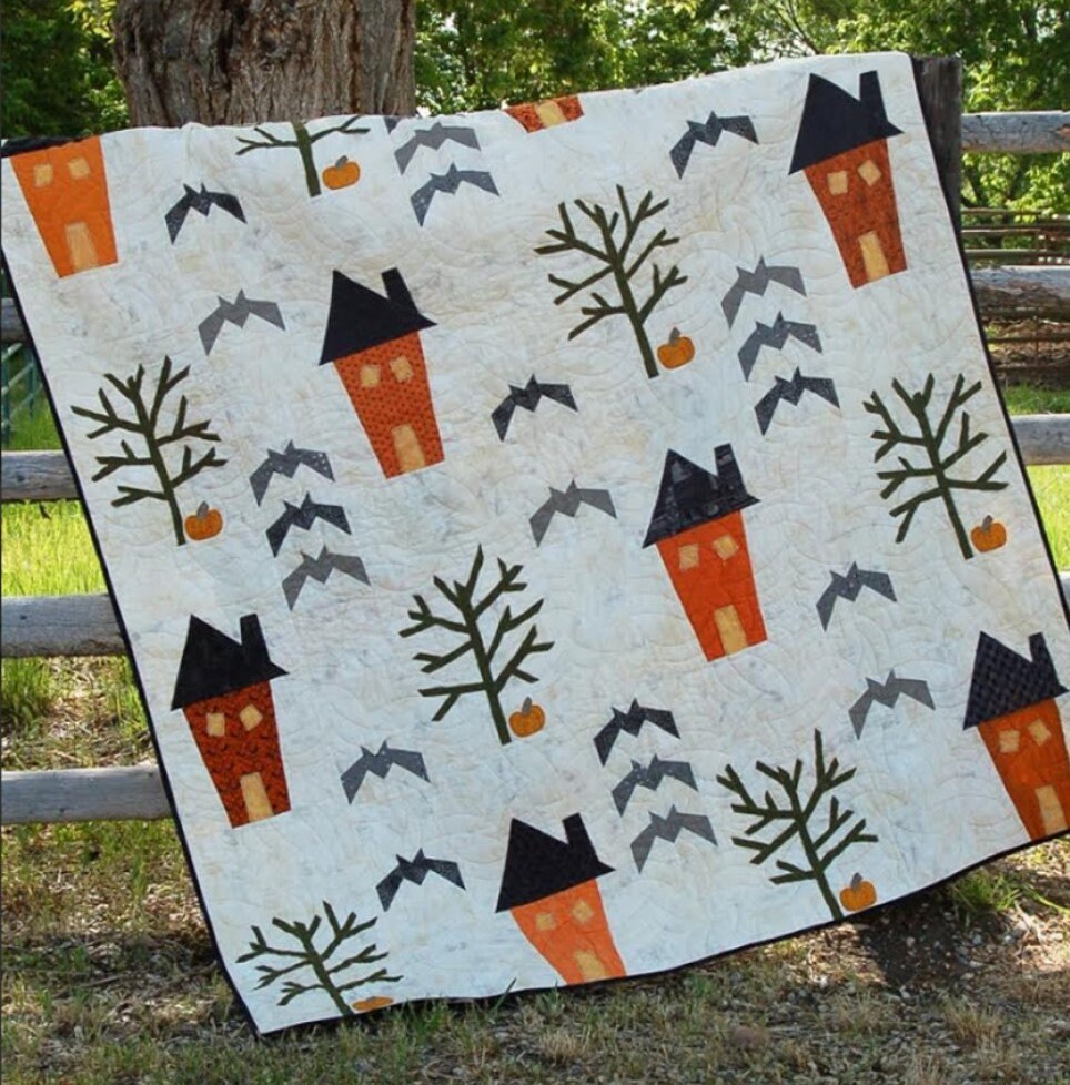 Quilt Pattern, 31 Haunting Street, Pumpkin, Bats, Haunted Houses, Raw ...