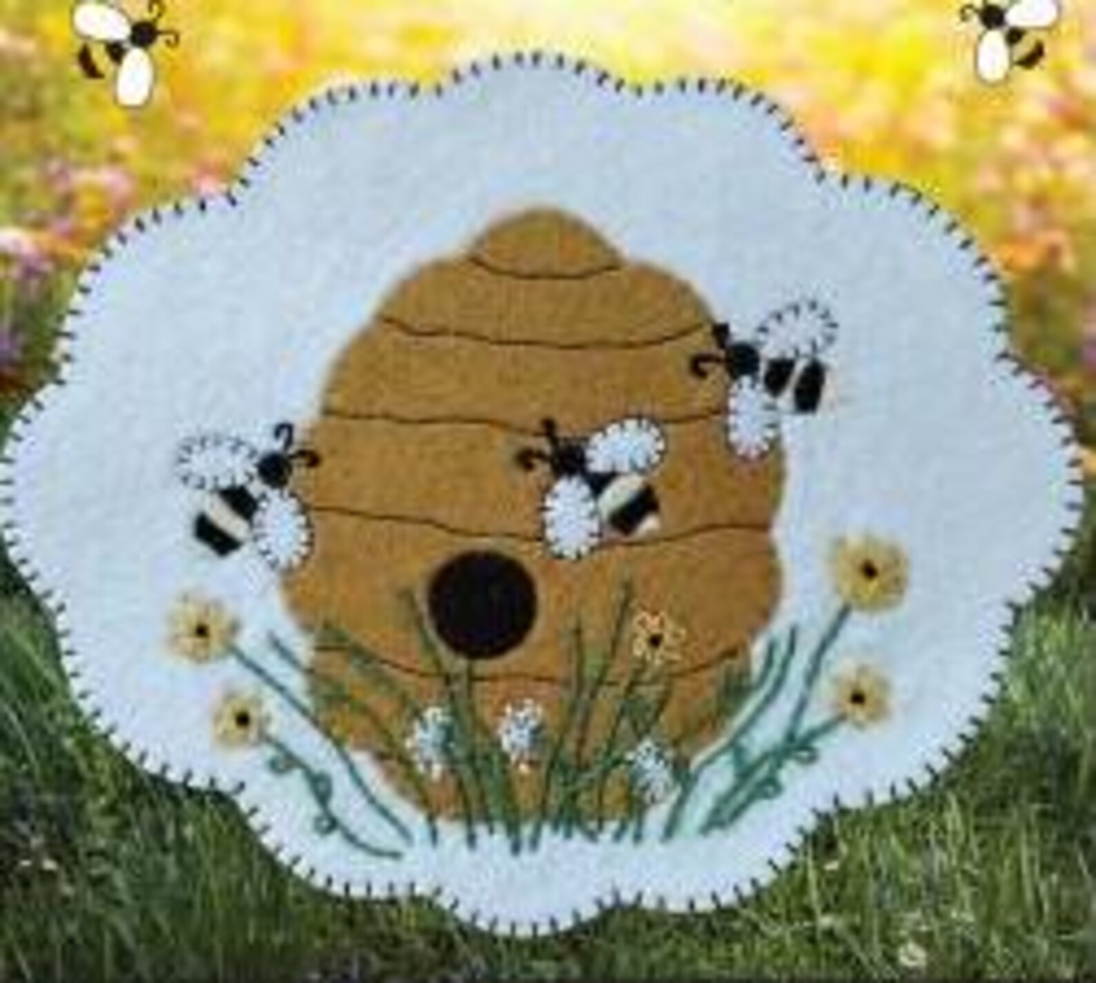 Wool Applique Pattern and Kit, Bee Mat, Candle Mat, Table Mat, Beehive ...