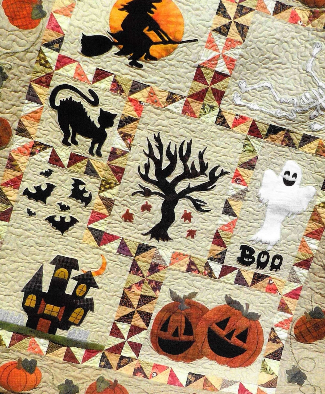 Quilt Pattern, Spooky Hollow, Halloween Decor, Halloween Witch, Haunted ...