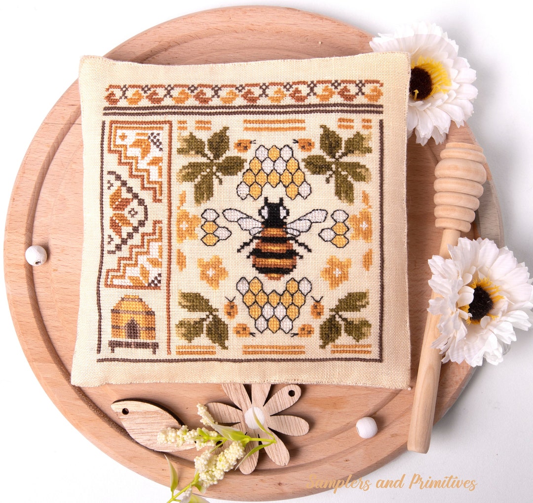 Counted Cross Stitch Pattern, the Bee Quaker I I, Spring Decor, Bee ...