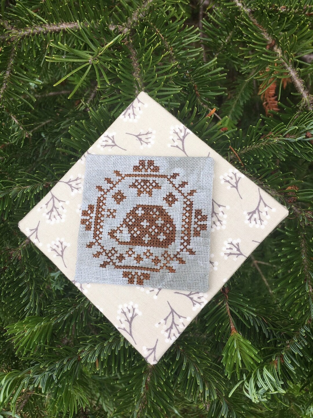 Counted Cross Stitch Pattern, Quirky Quaker Hedgehog, Country Rustic, Pillow Ornament, Bowl ...