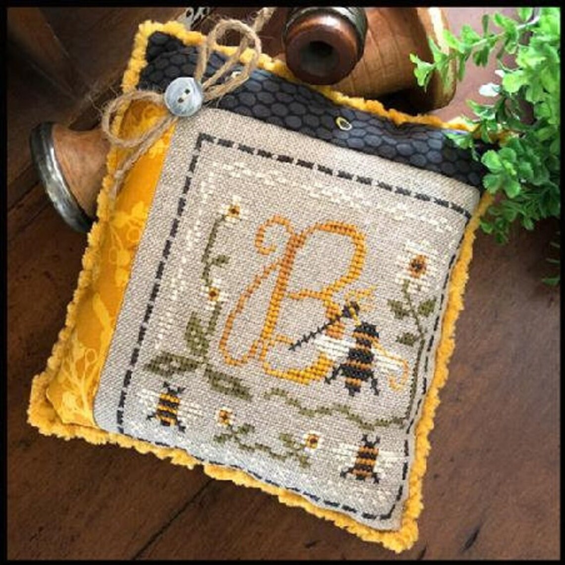 Counted Cross Stitch Pattern the Stitching Bee Farmhouse - Etsy