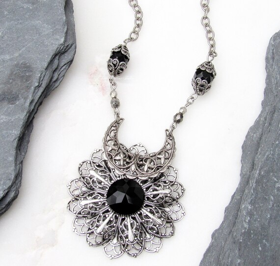 Moonflower necklace store