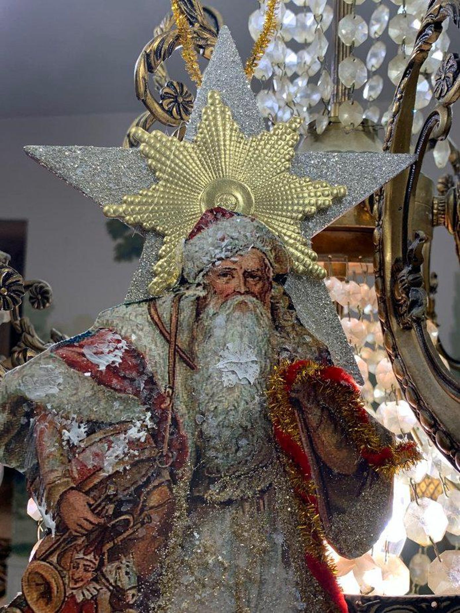 SANTA CLAUS Victorian Die Cut Dresden Ornament*red With Golden Accents ...