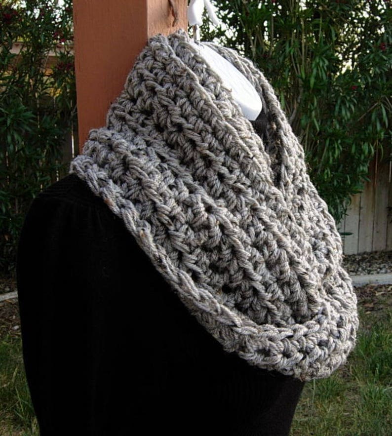 Women's INFINITY SCARF, Light Gray Loop Cowl, Grey Tweed, 100% Acrylic ...