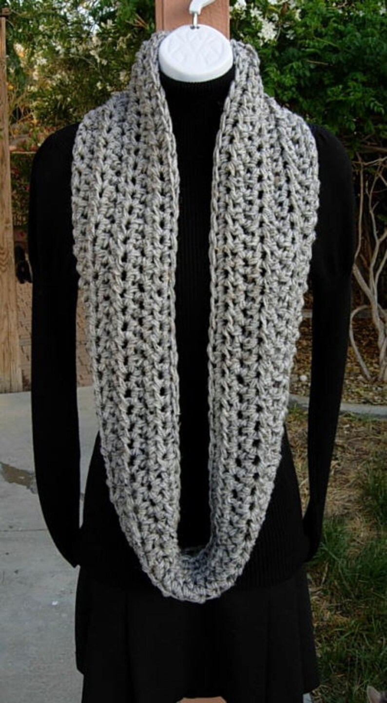 Women's INFINITY SCARF, Light Gray Loop Cowl, Grey Tweed, 100% Acrylic ...