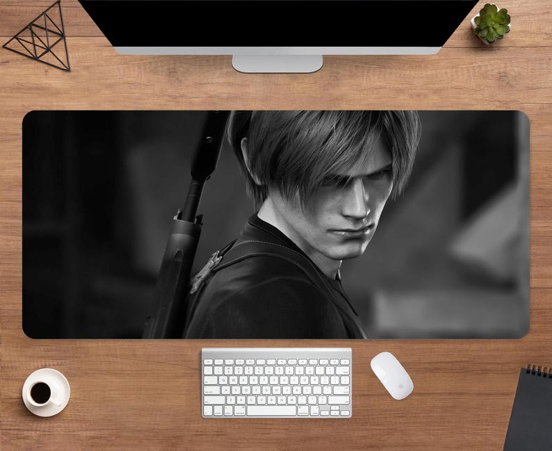 Resident Evil 4 Desk Mat | Leon Scott Kennedy Mouse Pad | Large Desk ...