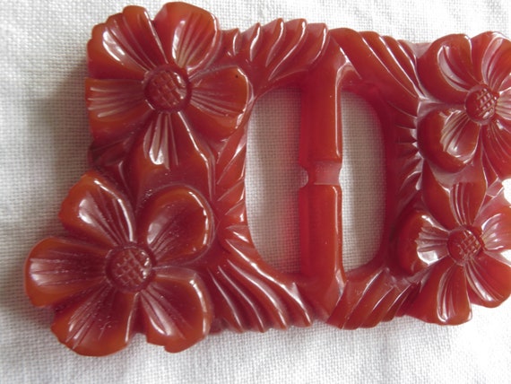 1930s Bakelite Belt Buckle Carved Floral Bakelite Buc… - Gem