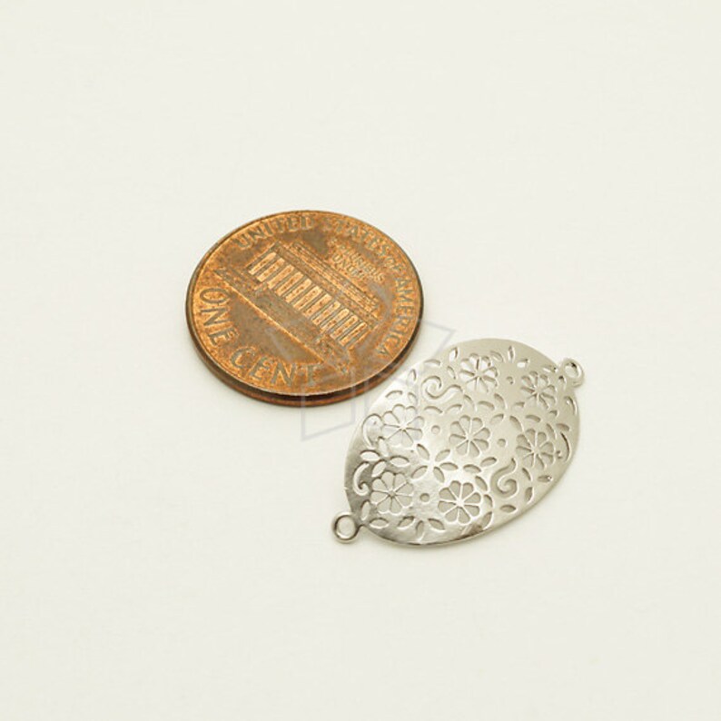 AC-582-MS / 2 Pcs - Flower Pattern Sideways Oval Pendant for Bracelet ...