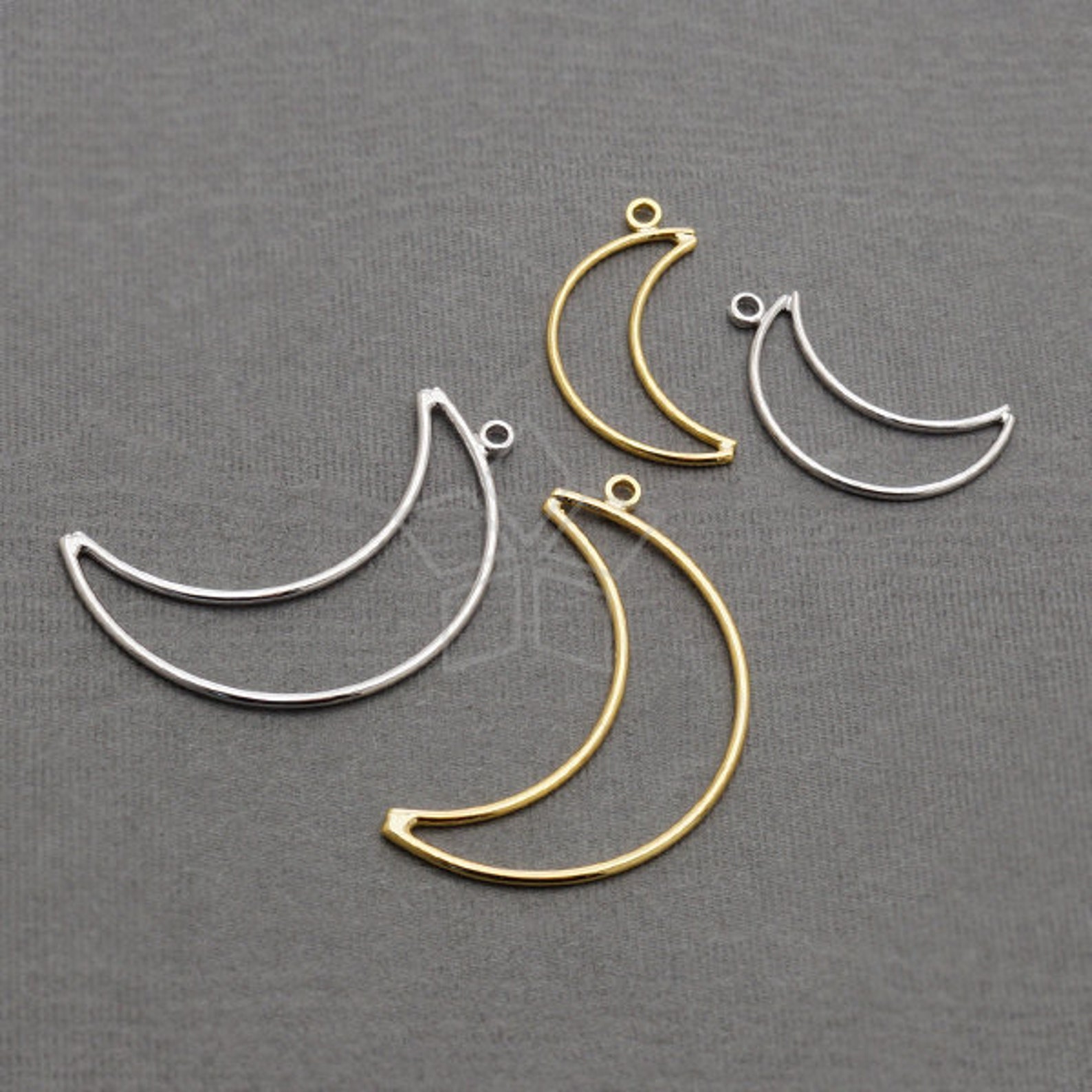 PD-1916-GD / 4 Pcs - Thin Wire Crescent Moon Pendant (l-size), Open ...