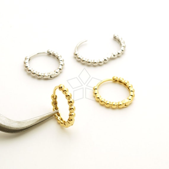 EA-344-OP / 2 Pcs Dainty Dots Hoops Tiny Beaded Huggie Hoop | Etsy