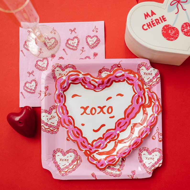 XOXO Heart Cake Plates | Valentine's Party, Galentine's & Girls ...