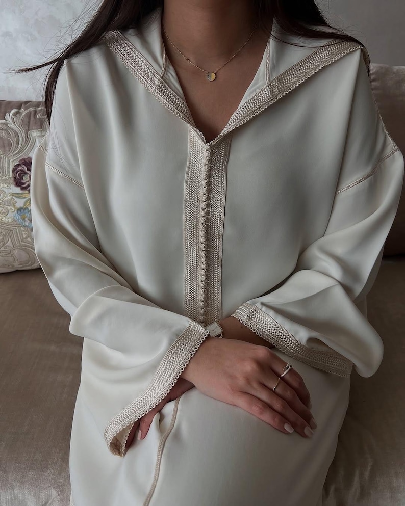 Handcrafted White Crepe Djellaba: Moroccan Kaftan With Sfifa - Etsy