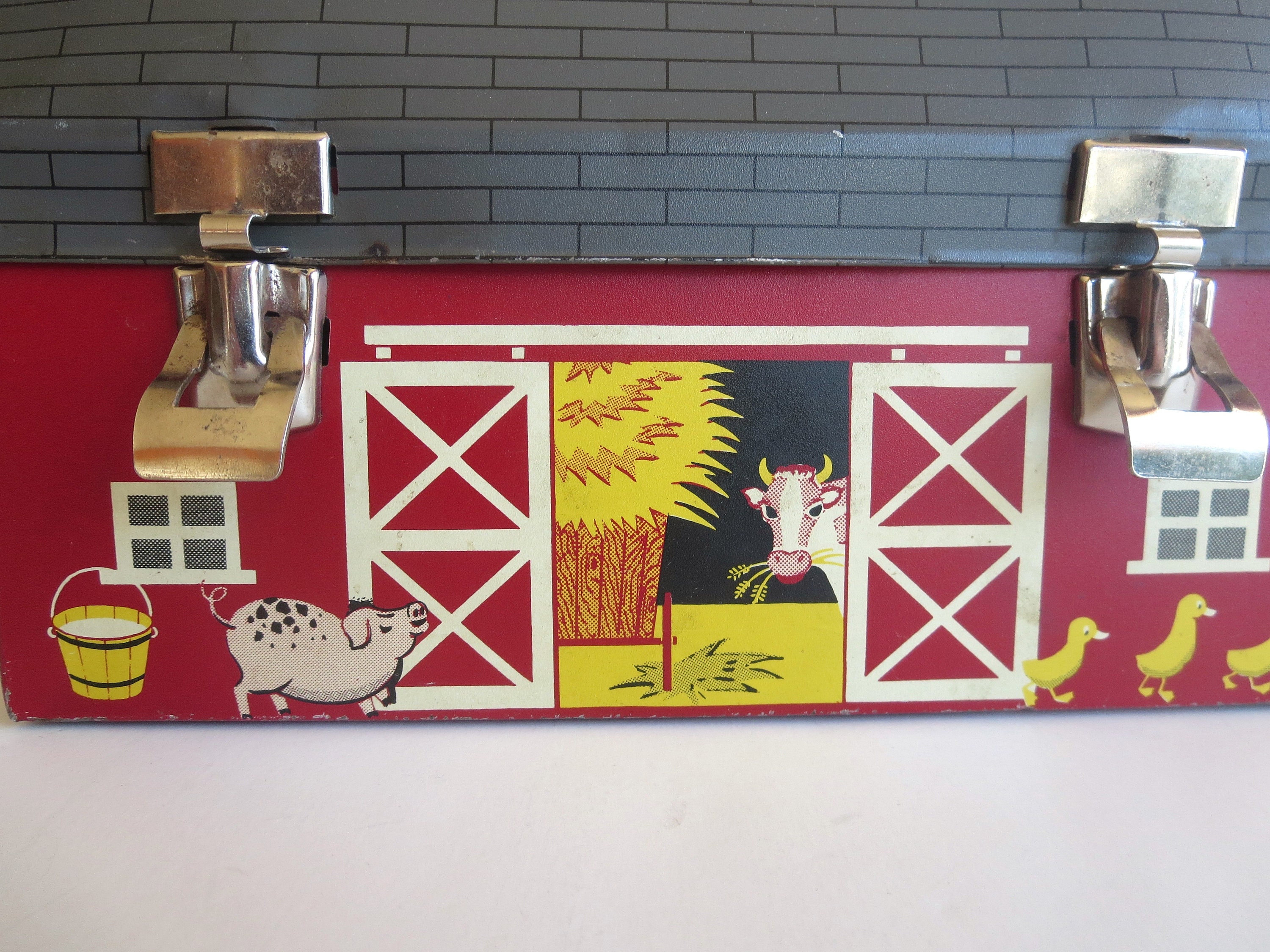 Vintage Red Barn Lunchbox - Dome Lunch Box - Farm Animals - 1960's ...