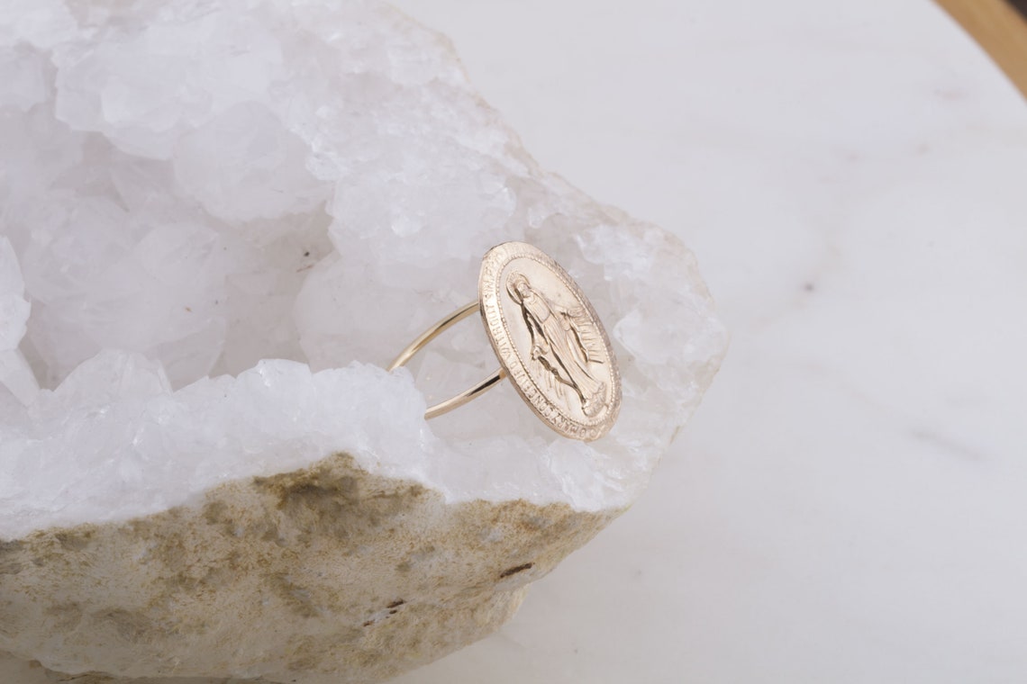 Dainty 14K Gold Filled Large Oval Virgin Mary Ring in Size 6 | Etsy