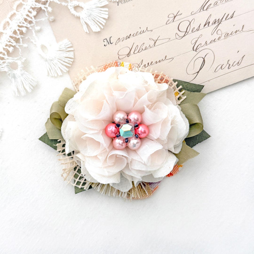 Pink and White Floral Pin: Vintage Garden Party, Flower for Hat, Lapel ...