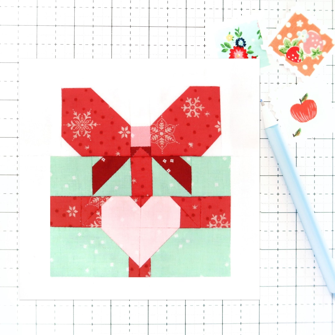 Gift From the Heart Christmas Quilt Block PDF Holiday Pattern - Makes 6 ...
